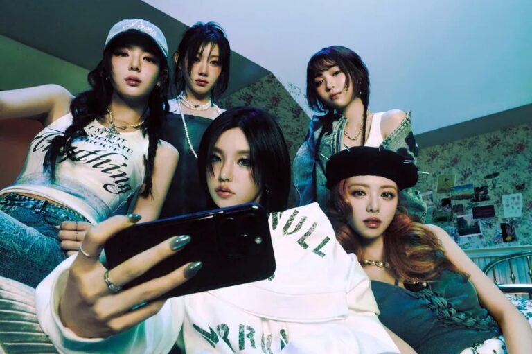 K-Pop Fanbases 101: The Heartbeat of Fandom Culture | FanWork